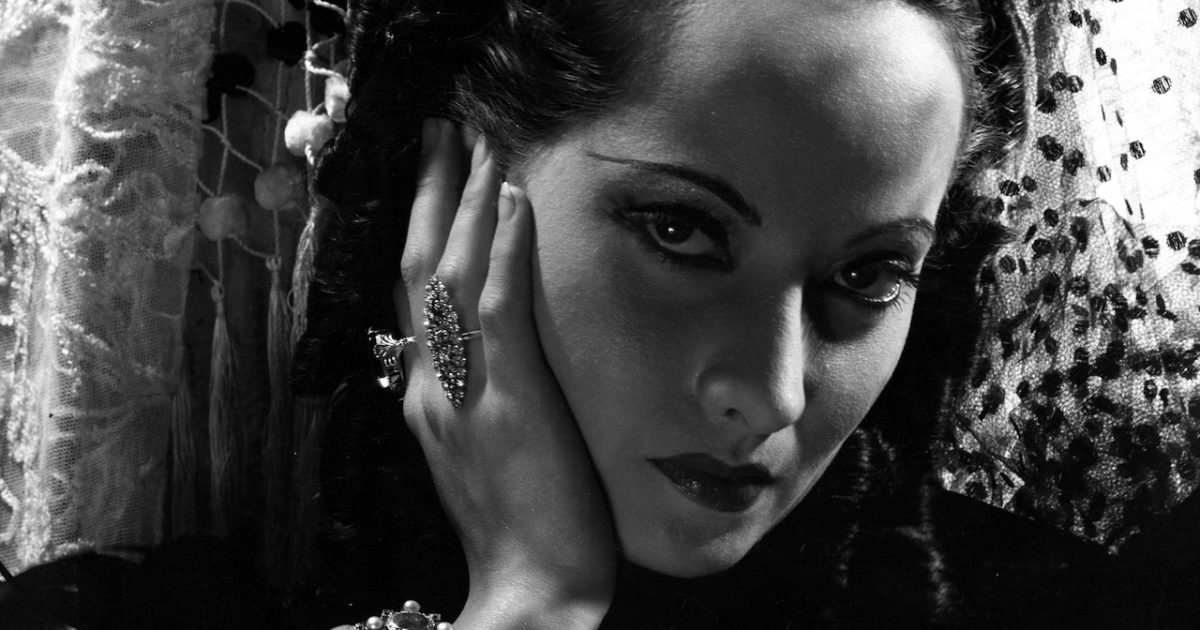 Cecil Beaton and more star at the Fashion and Textile Museum - 1854 ...