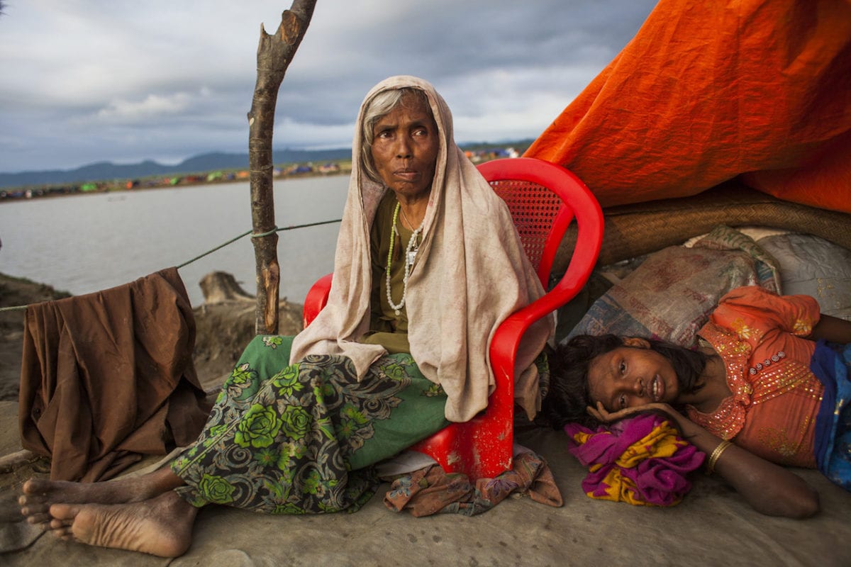 Ezra Acayan wins the 2018 Ian Parry Scholarship - 1854 Photography