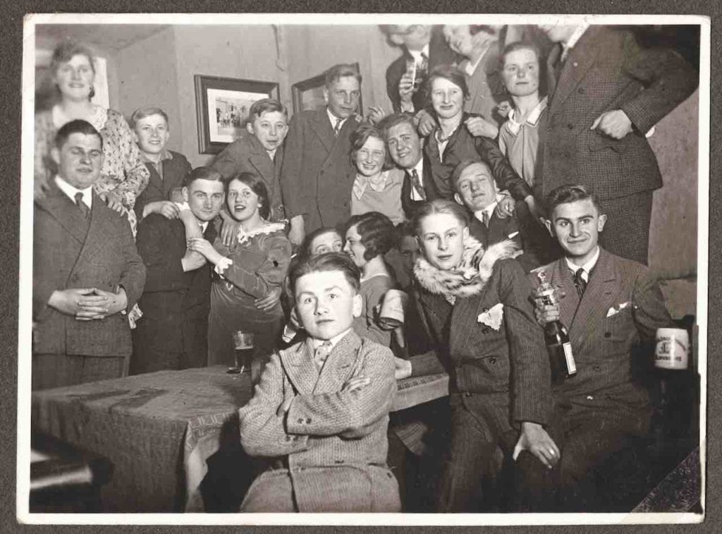 Partying on the edge of disaster - 1854 Photography