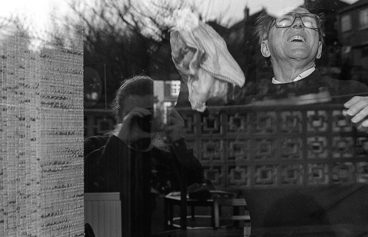 Who’s looking at the family now? - 1854 Photography