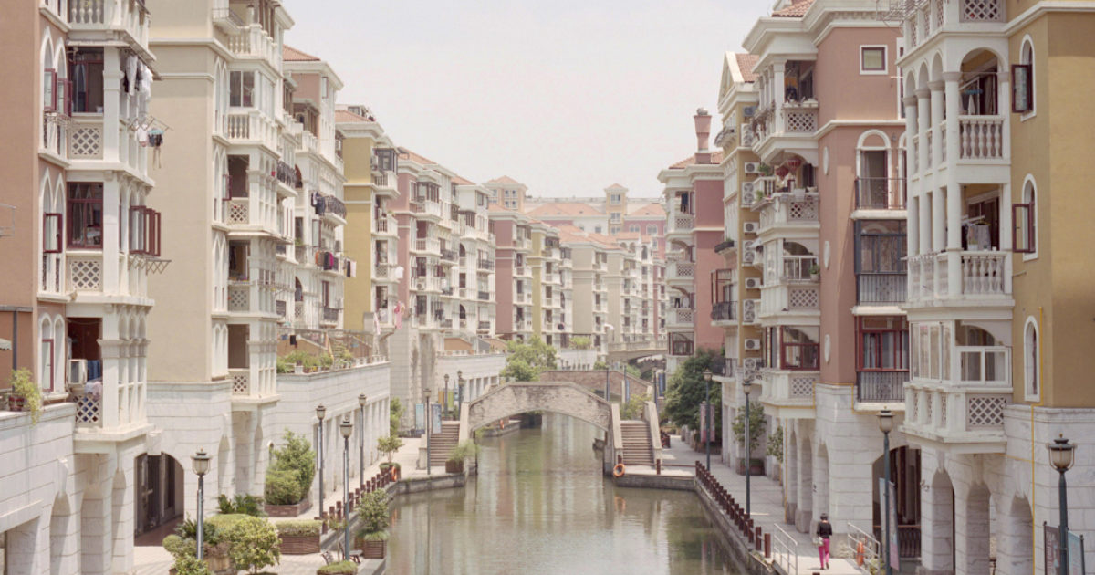 OpenWalls Arles 2020: China’s replicas of Western towns - 1854 Photography