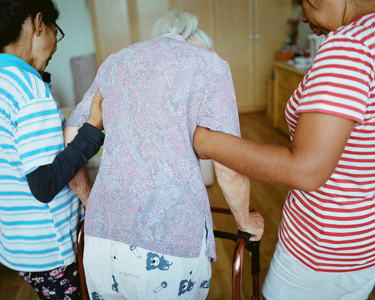 Anne Moffat captures her grandmother's descent into Alzheimer’s - 1854 ...