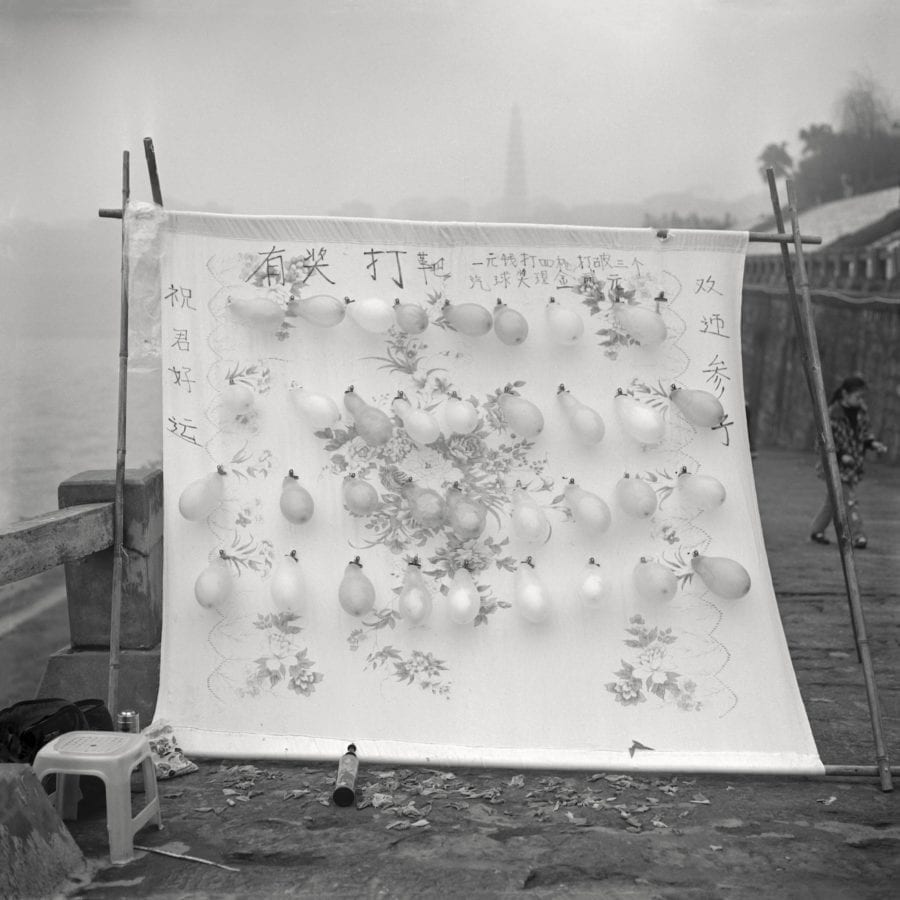 Muge travels the Yangtze River, tenderly photographing communities ...