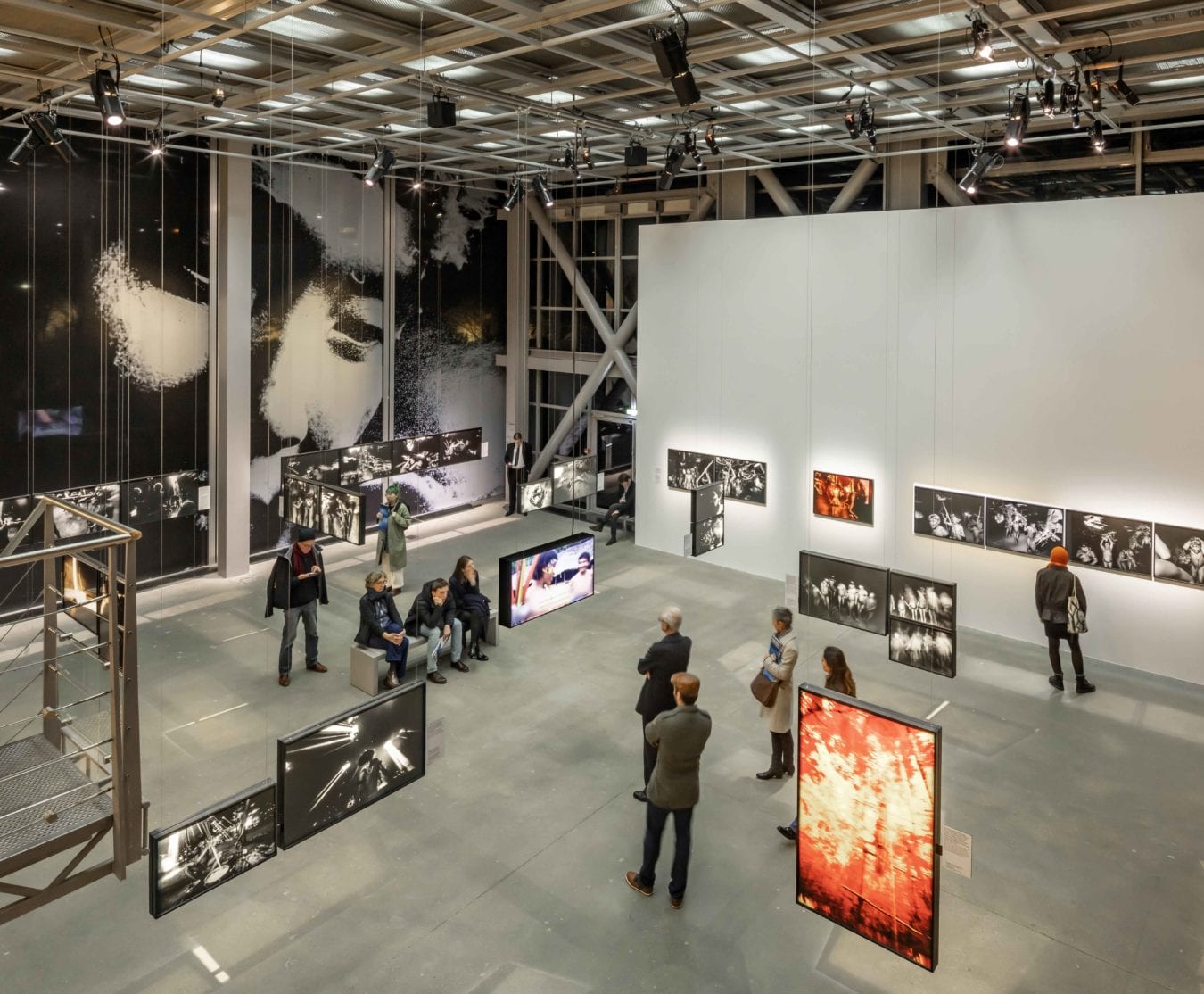 1000 words' new book presents 21 interviews with leading curators of ...