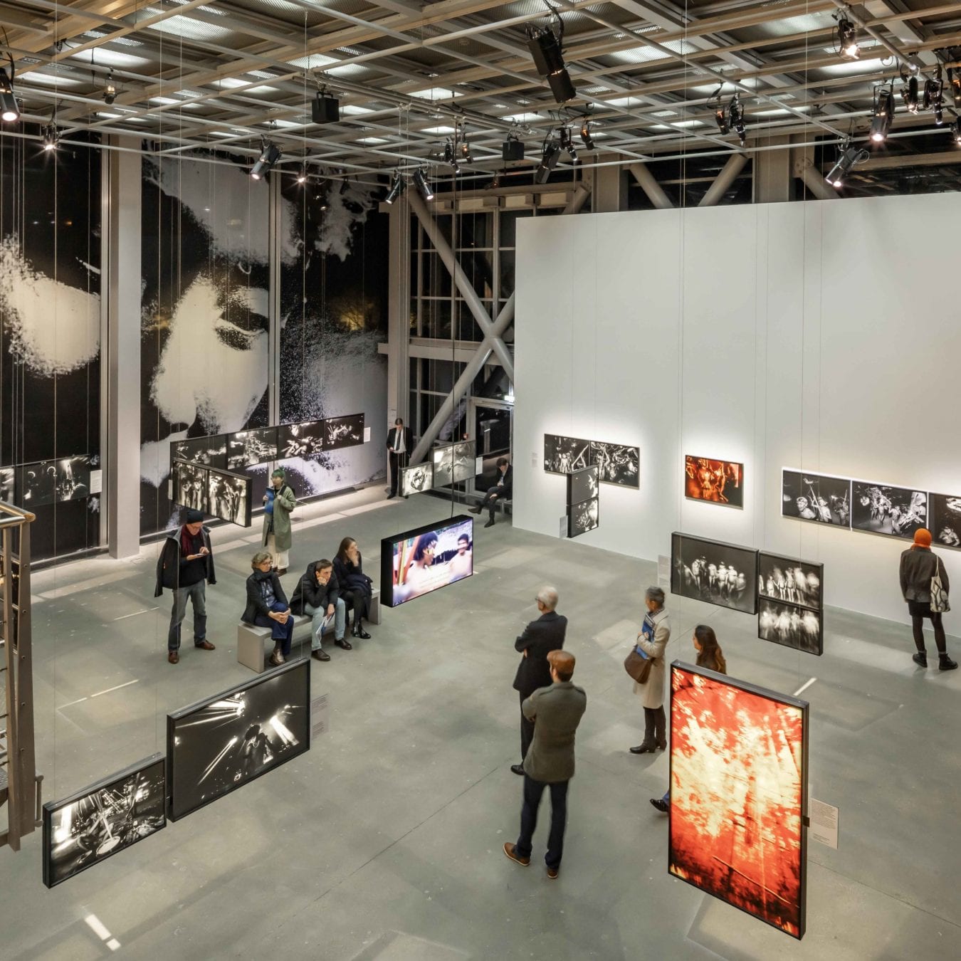 1000 words' new book presents 21 interviews with leading curators of ...