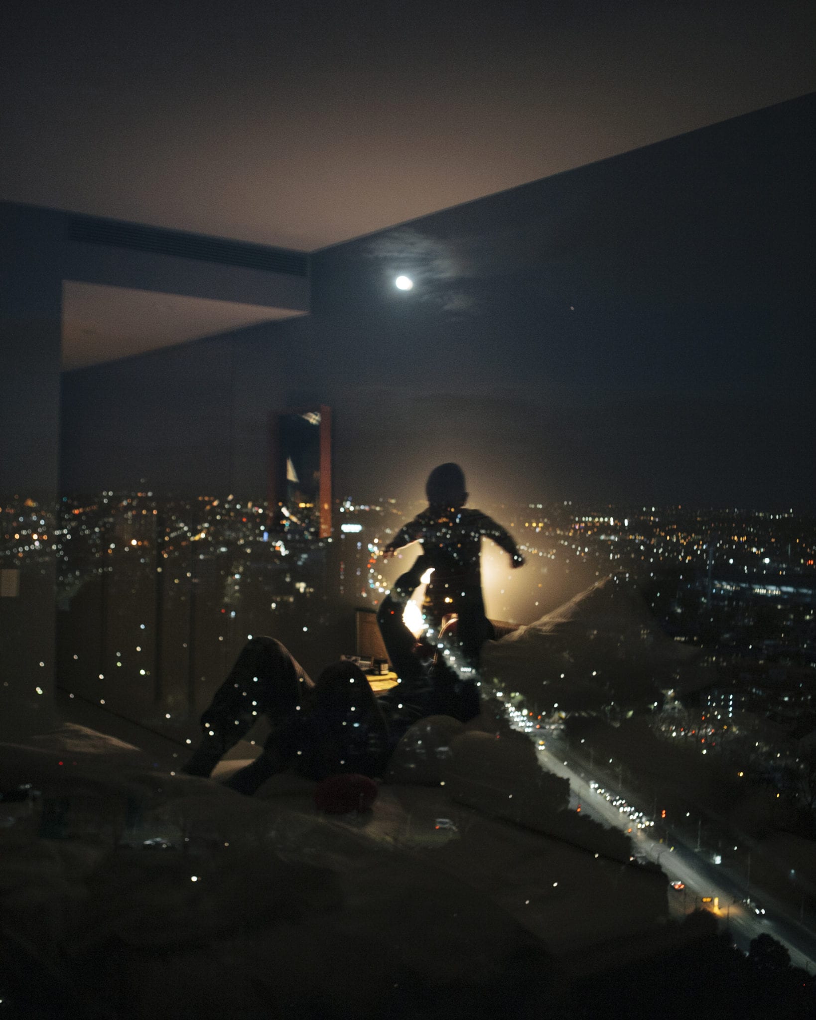 Ying Ang depicts her all-consuming transformation into motherhood ...