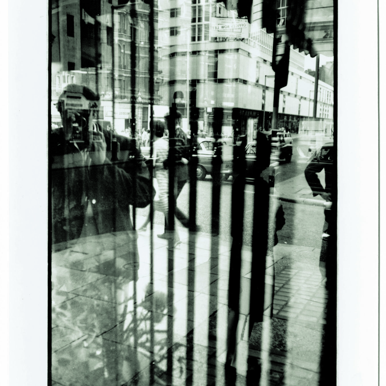 A new collection of work by Saul Leiter reveals his enduring influence ...