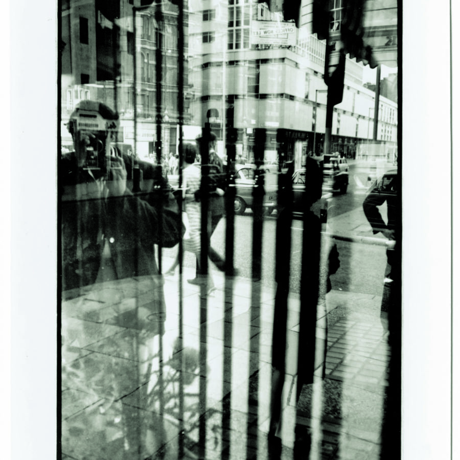 A new collection of work by Saul Leiter reveals his enduring influence ...