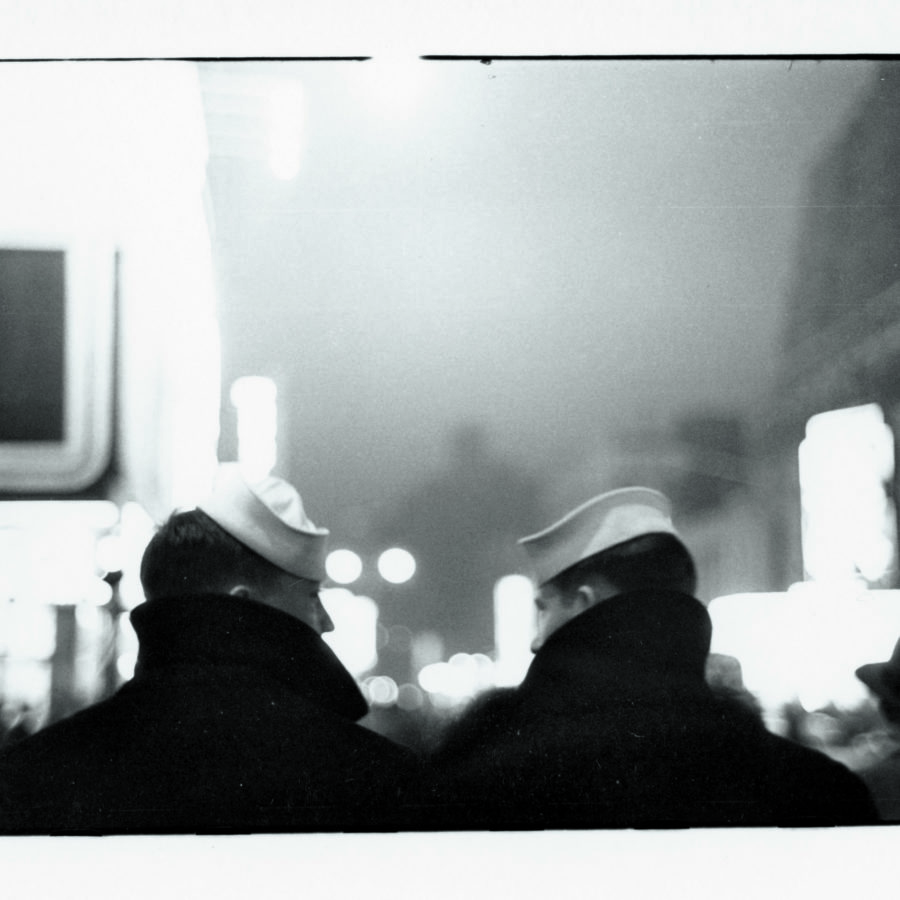 A new collection of work by Saul Leiter reveals his enduring influence ...