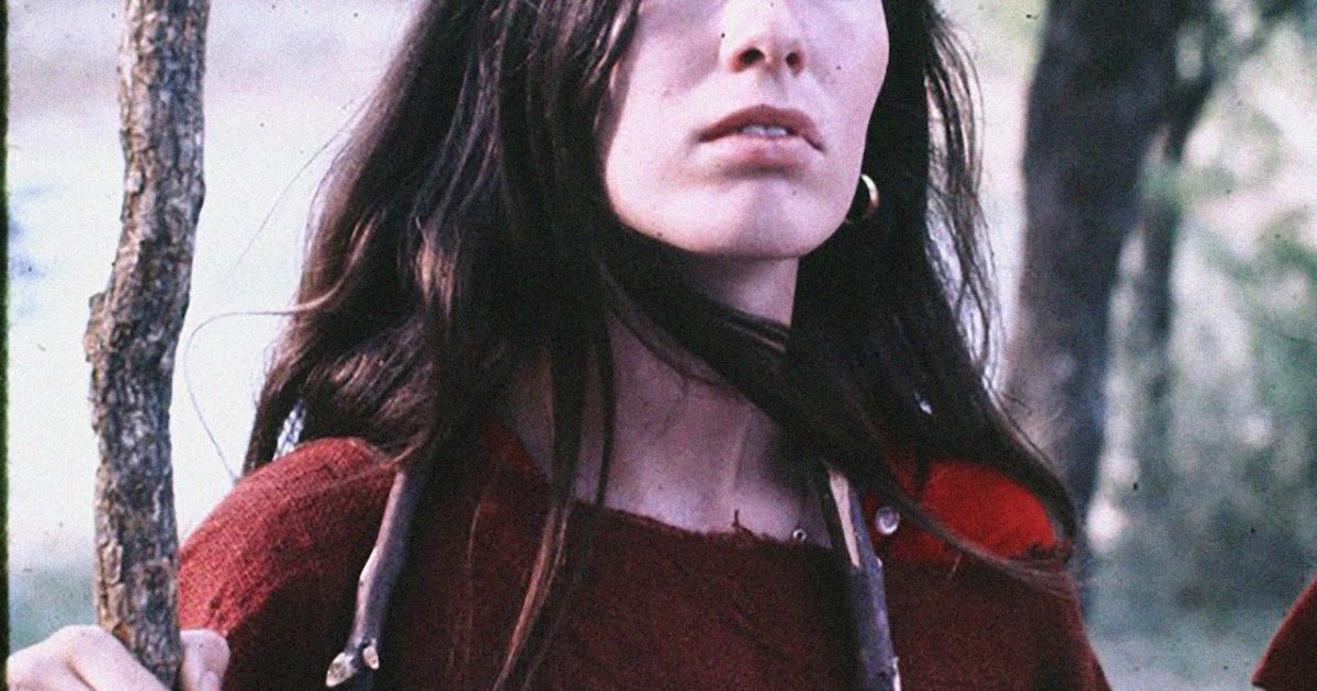 Alba Zari investigates cults in an attempt to understand her family’s ...