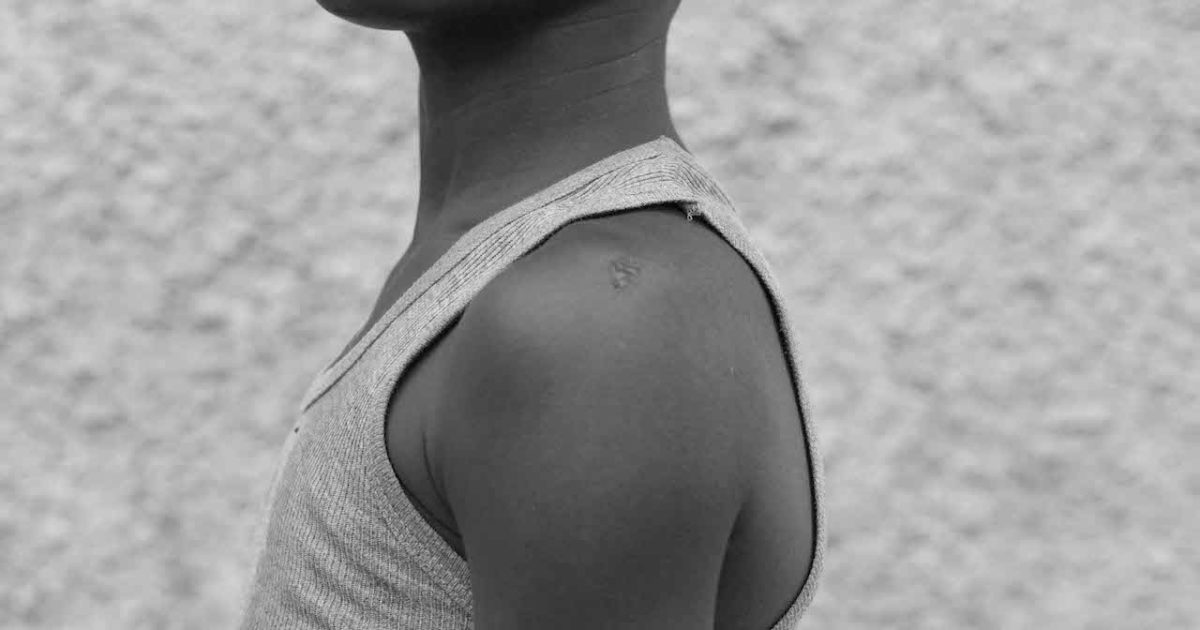 Dexter McLean’s photographs of a suburban Jamaican community challenges ...