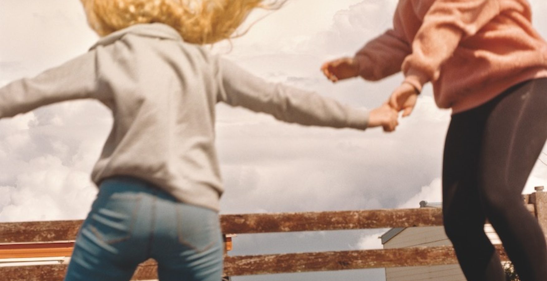 Max Miechowski documents the community that lives along England's ...