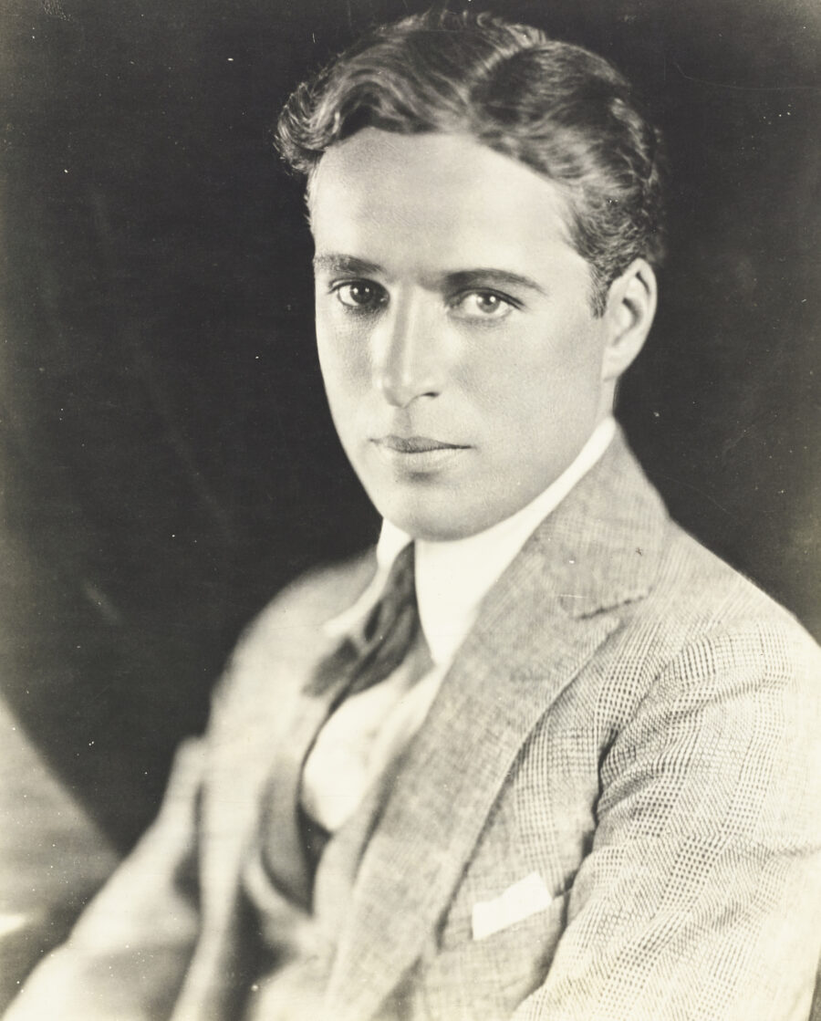 How Vogue and Vanity Fair shaped culture through photographs - 1854 ...