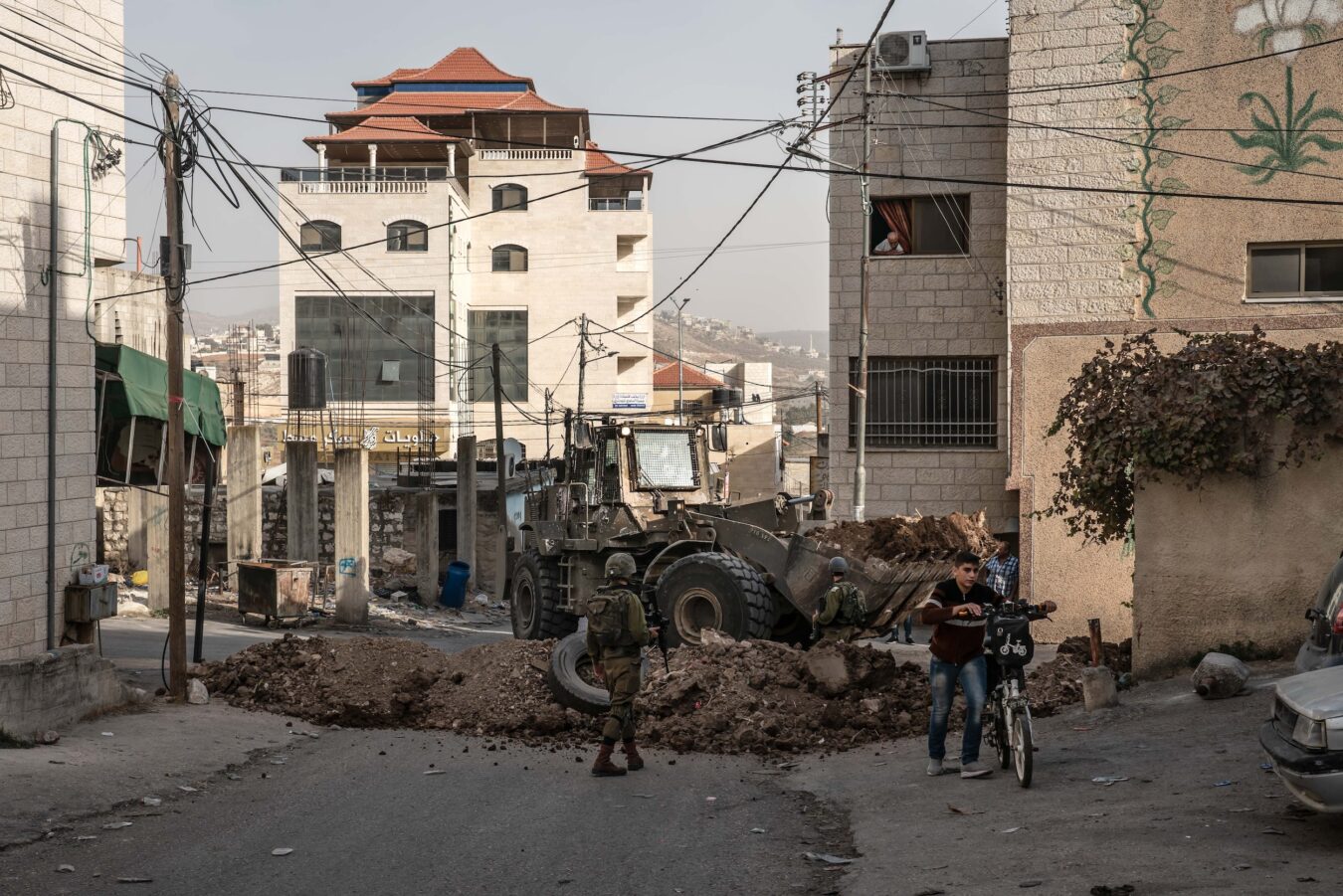 "I’d like to ask the world for curiosity and action": The lives of ...