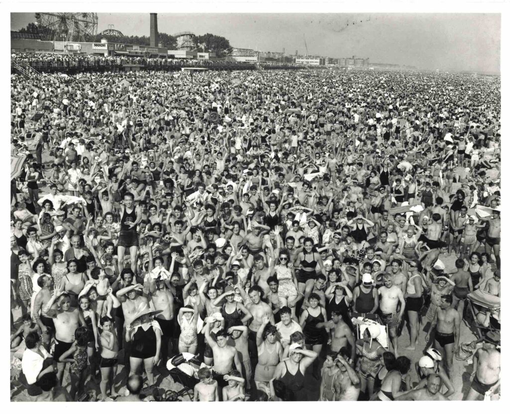 Revisiting Weegee in an epoch where image and illusion is king - 1854 ...